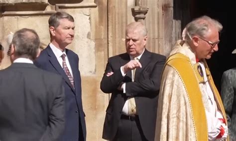 Poradce Královské Rodiny Potvrdil že Princ Andrew Měl Sex S