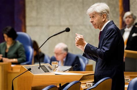 Van Wormonderzoeker Naar Minister Wie Is De Nieuwe Verkenner Ronald