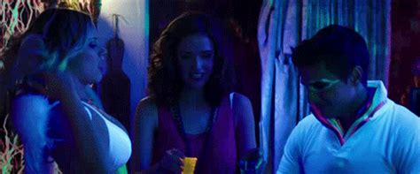 Rose Byrne Neighbors Kiss