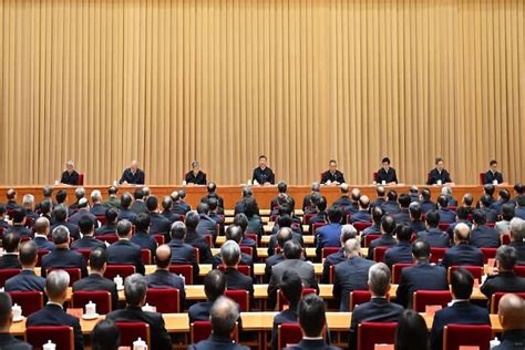 記者 梅花新聞網 張國威綜合報導 共軍副主席何衛東缺席中央會議 「失蹤」已近月 ｜ 梅花新聞網