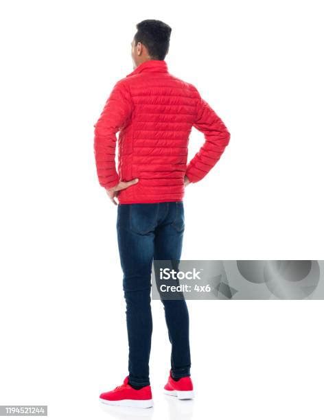 전체 길이 후면 백 1인 2029세 성인 잘생긴 사람 흑발 짧은 머리 아프리카 민족 아프리카계 민족 남성 젊은 남성 서 시원한 태도 20 24세에 대한 스톡 사진 및 기타