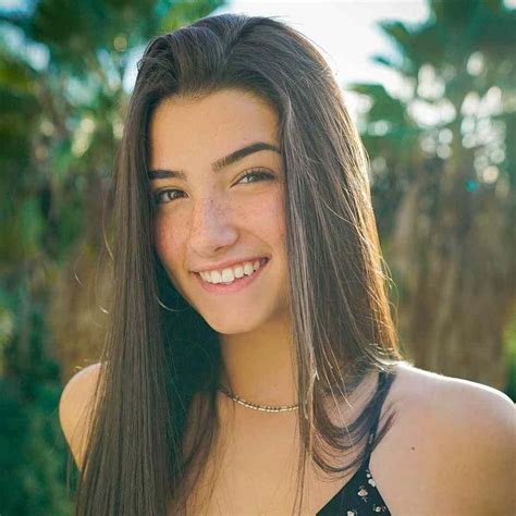 Charli D Amelio Wiki Biography Age Boyfriend Facts And More Artofit