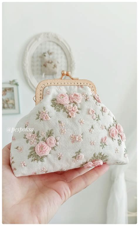 Нежная мини сумочка с фермуаром цвета розового золота в 2025 г Узоры для ручной вышивки Узор