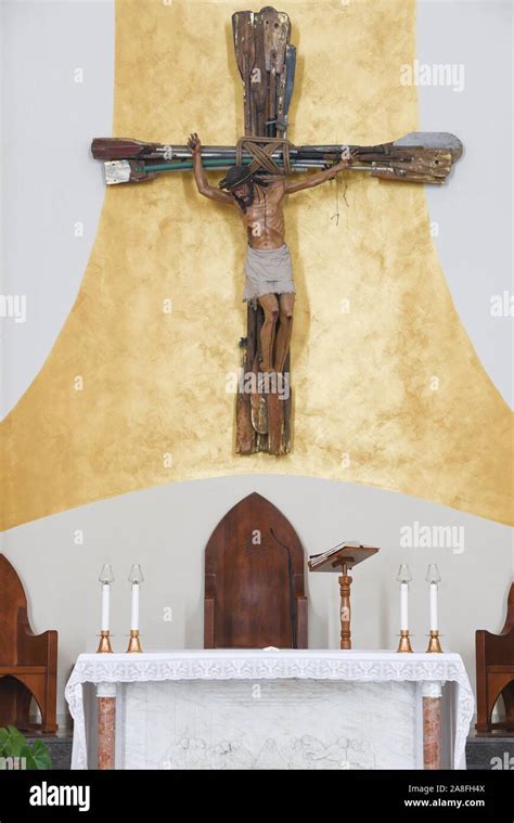 Jesus Christ Statue Croix Religieux Hi Res Stock Photography And Images Alamy
