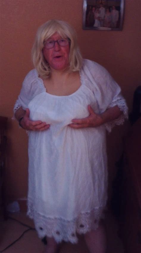 How My Wife Dresses Me 15 Nude Pics Xhamster
