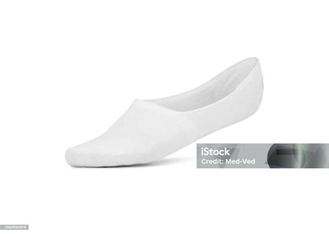 흰색 흰색 배경에 고립 된 디자인을위한 흰색 색상 짧은 미니 양말 모형 광고 로고 브랜딩을 위한 모의 및 라벨로 스포츠를 위한 짧은 양말 세트 페어 스포츠 코튼 양말 3