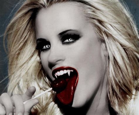 Pin By Denise Eisenhauer On Vampires Bite Vampire Girls Vampires And