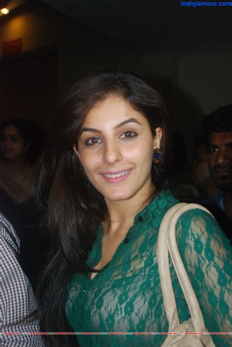 Isha Talwar Actress Hd Photosimagespics And Stills