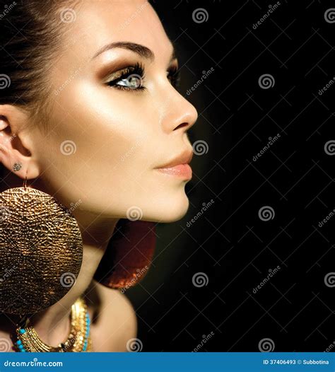Portrait De Profil De Femme De Mode Image Stock Image Du Visage Brun