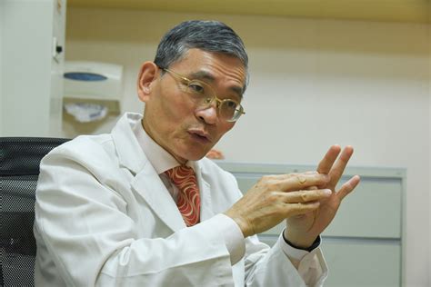 痠痛年輕化！簡文仁提點「居家熱敷＋電療」小訣竅 兩用治療器省時省力 Ettoday健康雲 Ettoday新聞雲