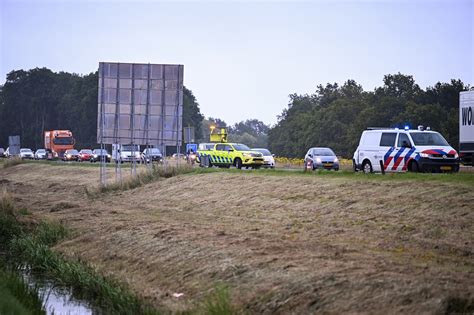 Auto Op Zn Kop In De Sloot Langs De A7 Noordernieuws