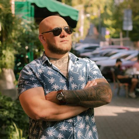 Чи можна робити отвір у несучій стіні Але давай розберемось як 👇 Просто взяти болгарку і