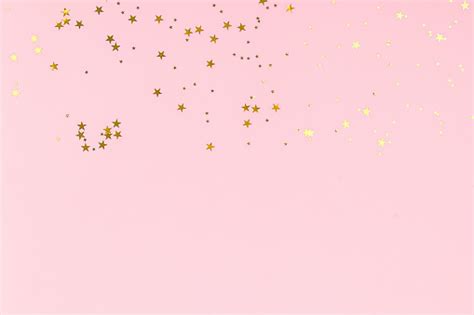 황금 별은 분홍색 배경에 색종이를 반짝입니다 축제 배경 Film Festival에 대한 스톡 사진 및 기타 이미지 Film