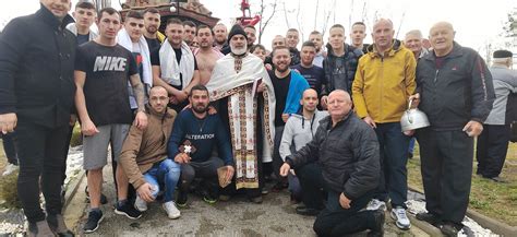 Во Горно Лакочереј светиот крст го фати Крсте Наумоски Ohrid1