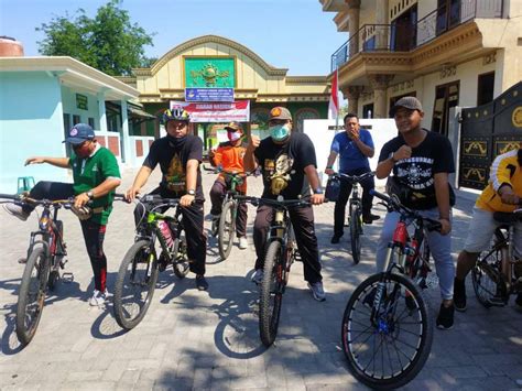 Gowes Ke Muassis NU Cara Ansor Jombang Peringati HUT Ke 75 RI NU