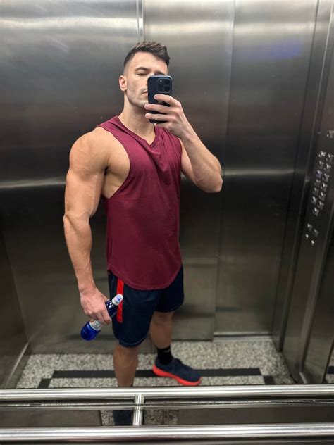 Yusif Nurullaev R Clothedmuscle