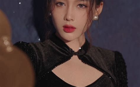 Scarlet Scarlet