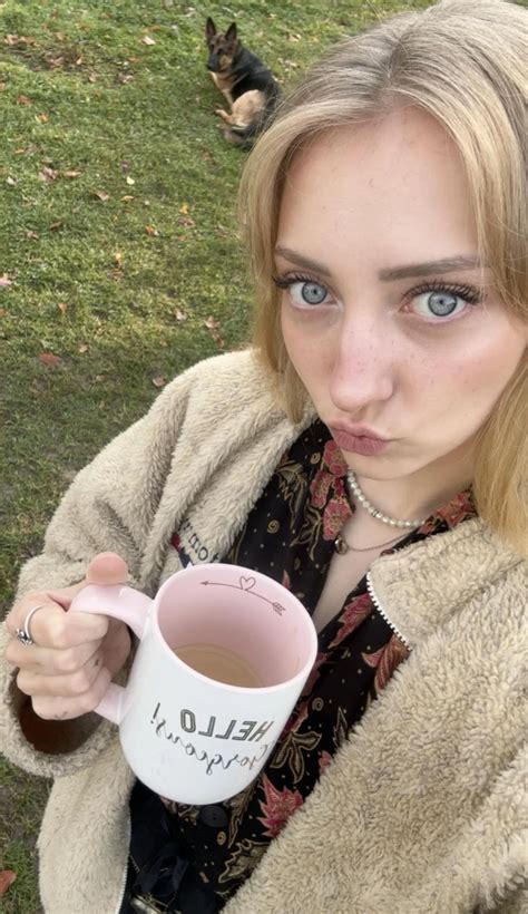 Paige Layle Scrolller