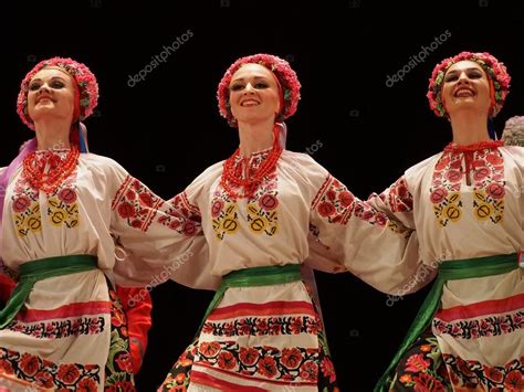 Ukrainian National Folk Dance Ensemble Named After Pvirsky — Stock