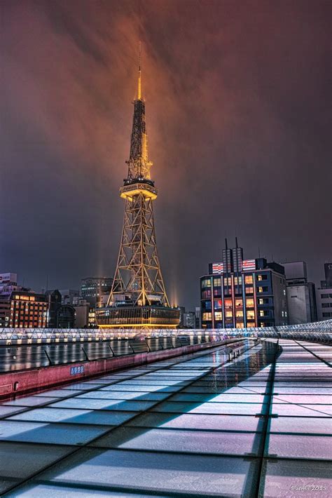 Nagoya Tv Tower 名古屋テレビ塔 オアシス21の屋上は透明な水槽のようになっていて水が張ってあるよ Flickr