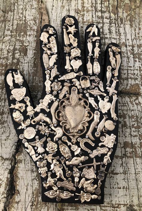Milagros Hand 9 Black