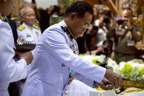 Thai พิธีพระราชทานน้ำหลวงอาบศพ พล อ สุจินดา คราประยูร วันนี้ 11 มิ ย 68 ณ ศาลา 5 วัด