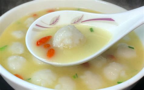以后想吃鱼丸了就照着我的方法来做保证做出里鲜香可口Q Q弹弹无腥味 哔哩哔哩