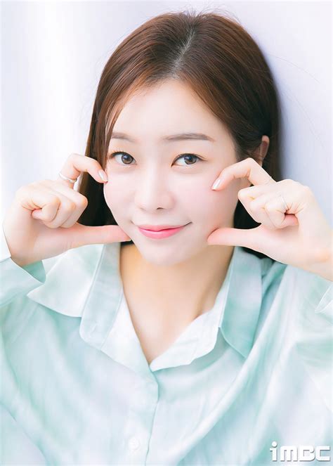 [움짤] 박지민 아나운서 Mz 크랩볼 덱스 누나