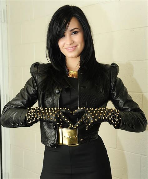 Demi Lovato Glovelove