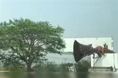 听说你有40米的大刀？我的武器也到了！敢与我决斗吗？决斗大刀的武器