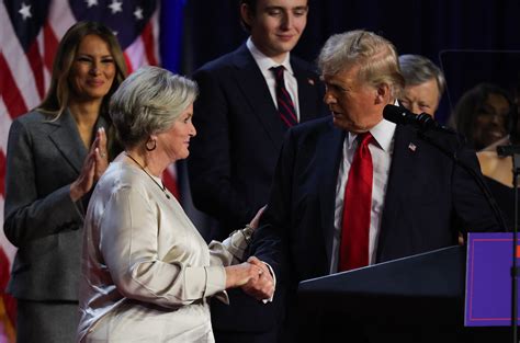 Коя е Сузи Уайлс която се очаква да бъде най важният човек в кабинета на Тръмп Информационна