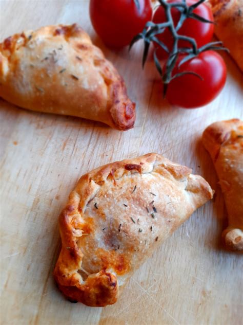 Mini Calzone Met Witloof Tomaatvulling Homemade Homegrown By Bianca