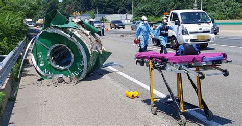하마터면 큰일날뻔 경부고속도로서 또 육중한 핫코일 쾅