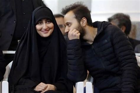 نگاهی به میز عقد ساده و با دیزاین مختصرِ زینب سلیمانی دختر کوچکِ سردار