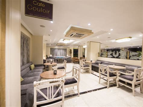 Café Couloir Hotel Bawa International Best Cafes In Vile Parle