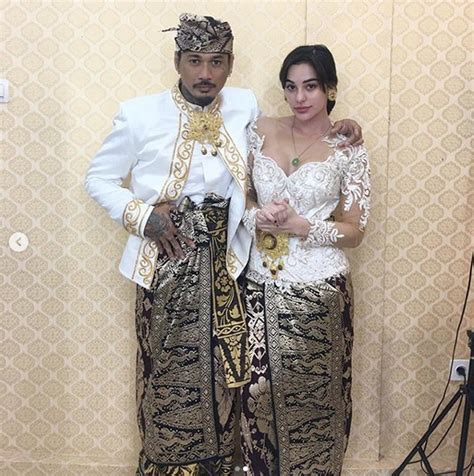 Potret Nora Alexandra dan Jerinx yang Makin Mesra