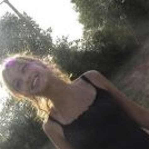 Stream Zoé Zeitoun Music Listen To Songs Albums Playlists For Free