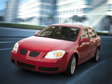 Сравнение Audi Q2 L e tron и Pontiac G5 по характеристикам стоимости