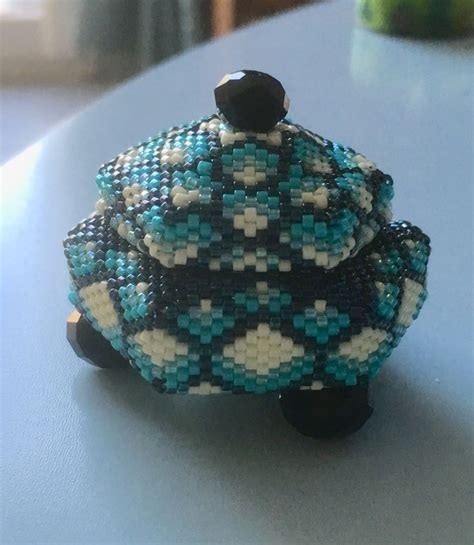 Tuffet Schéma De Julia Pretl Perle Schéma