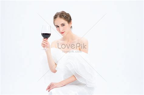 Foreign Elegant Woman Drinking Red Wine Picture And Hd Photos Free
