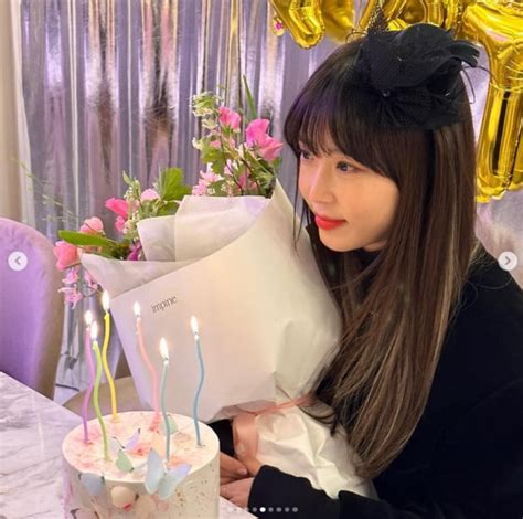 강예원 깜짝 생일파티 감사조용히 지나가요 텐아시아