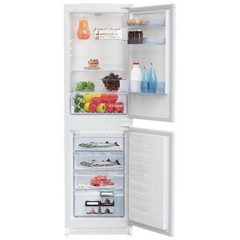 Spacious Salad Crisper With Reversible Doors Led Light