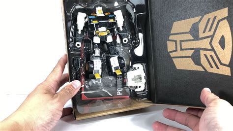 Generations Selects Ricochet And Red Swoop In Hand Images Transformers News Tfw2005