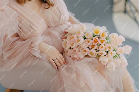 Premium Photo Pregnant Woman In A Puffy Pink Dress Elegance And Pregnancy