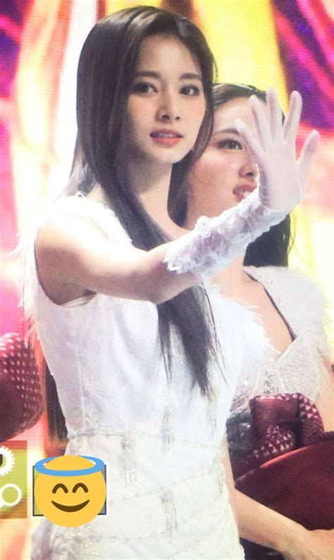 Pin De Barbosa Em ÷ Sana And Tzuyu Nayeon Dahyun Extended Play