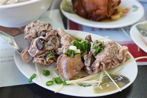 鮮來虱目魚之家台北搬來的人氣專賣店堅持魚骨熬湯不加味精魚皮麵線海產粥好大一碗限量燙魚腸必點 艾瑪 吃喝玩樂札記