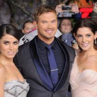 Twilight partie les acteurs classes et glamour pour l avant première PHOTOS Purebreak