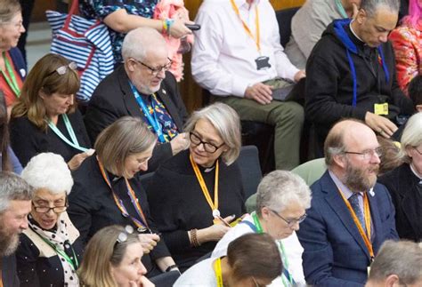 Synod Backs Trial Of Special Services Asking For Gods Blessing For