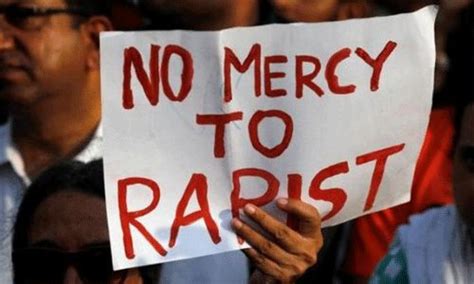 ബസ് കാത്തുനിന്ന യുവതിയെ ലിഫ്റ്റ് നല്‍കി കാറിനുള്ളില്‍ കൂട്ടബലാല്‍സംഗം