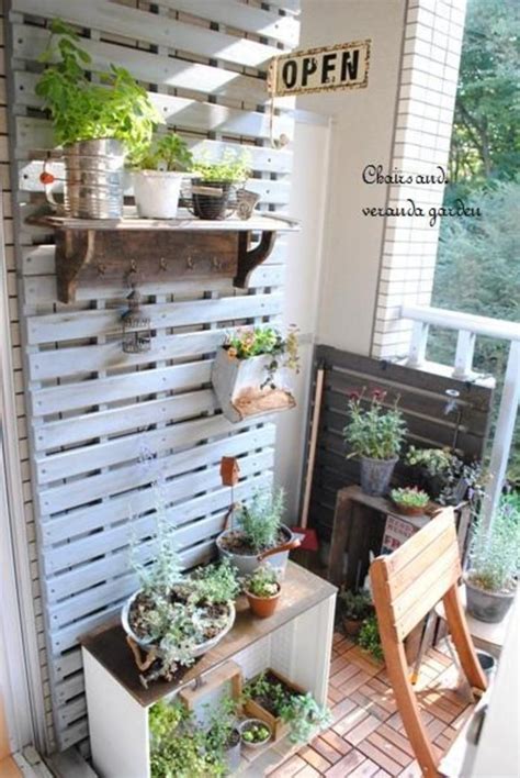 おうちの【ベランダ・バルコニー】で作る！もうひとつの「リビングルーム」アイデアと実例集 キナリノ Japanese Balcony